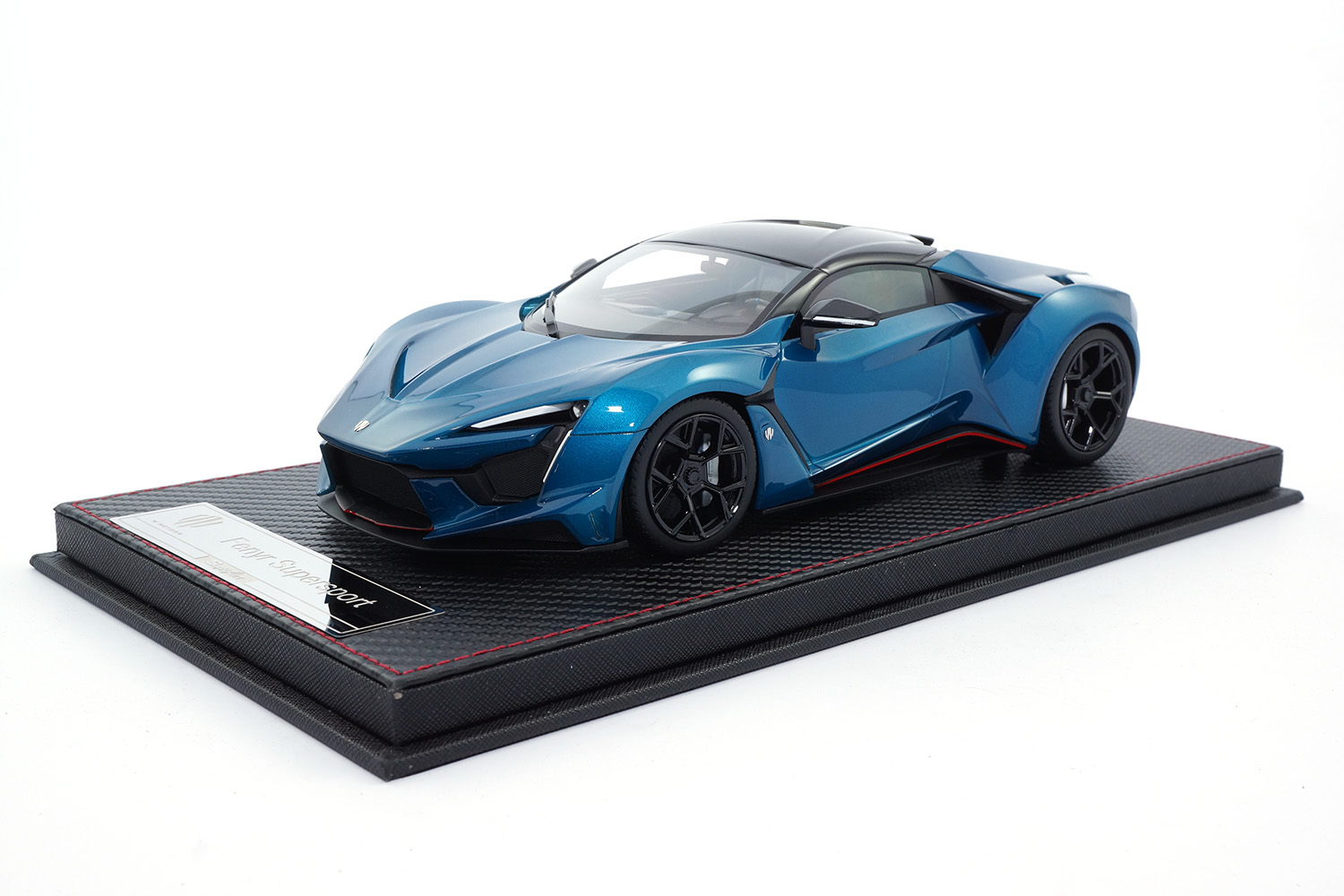Fenyr Supersport (W Motors) - Blue im Maßstab 1:18 von FrontiArt | www ...