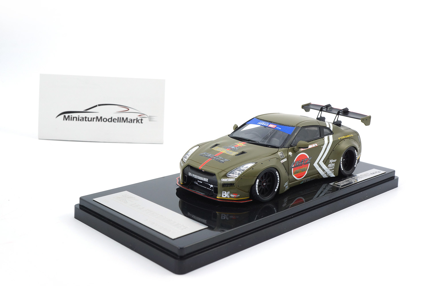 Liberty Walk Nissan GT-R (R35) - Zero Fighter - Matt Green - GT-Wing im ...